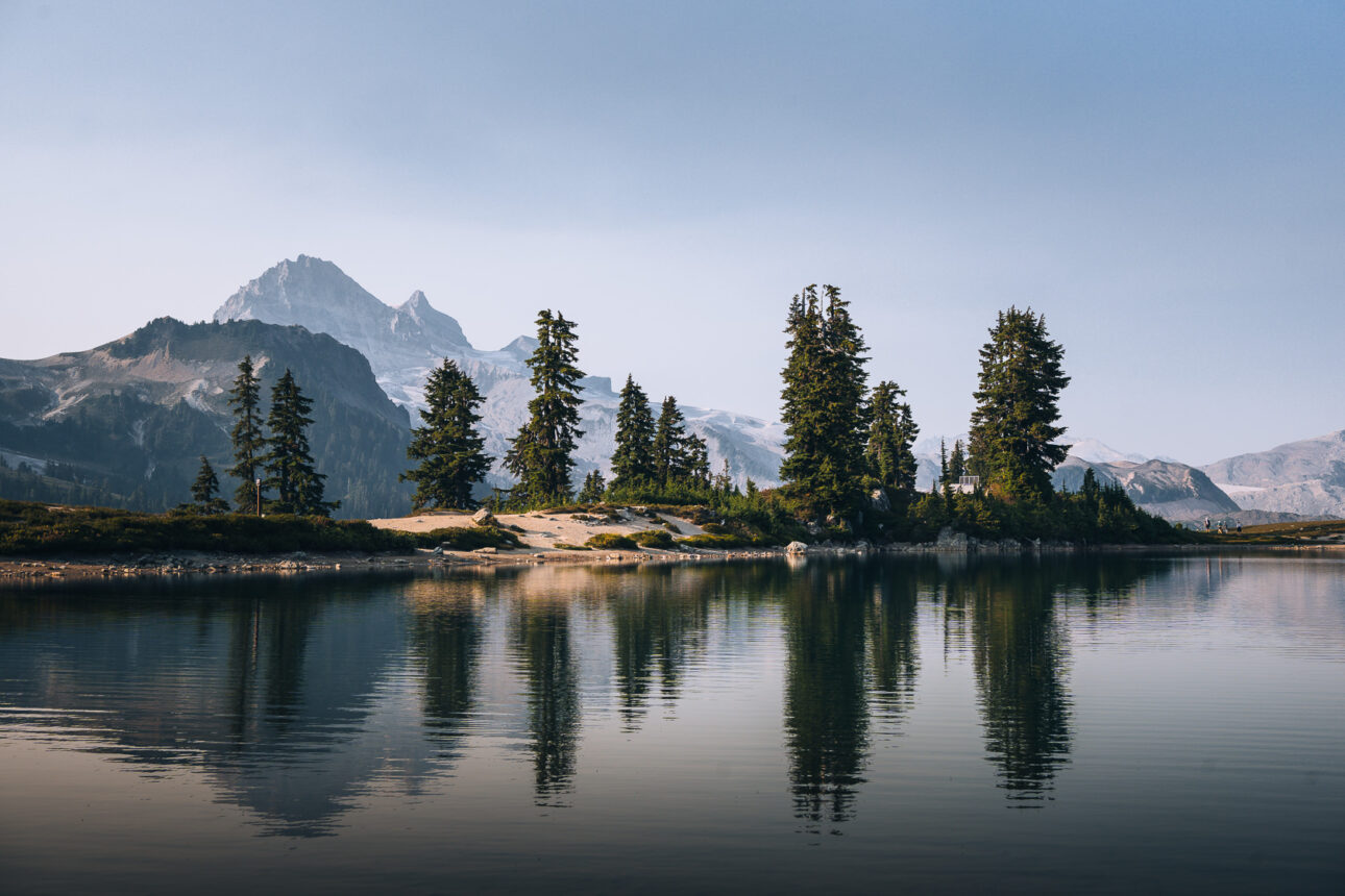 How to hike to Elfin Lakes in Garibaldi Provincial Park | Roam and Create