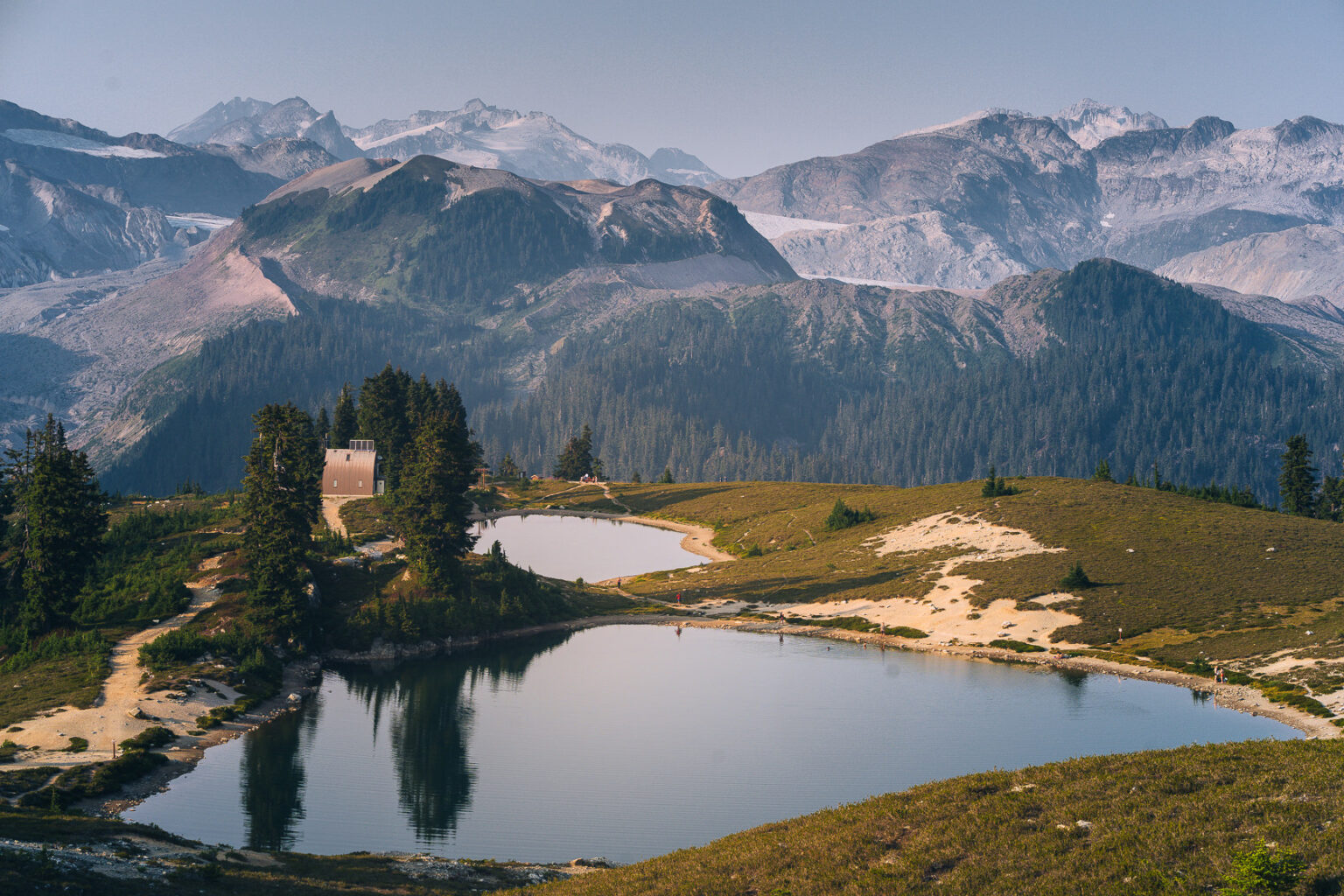 How to hike to Elfin Lakes in Garibaldi Provincial Park | Roam and Create