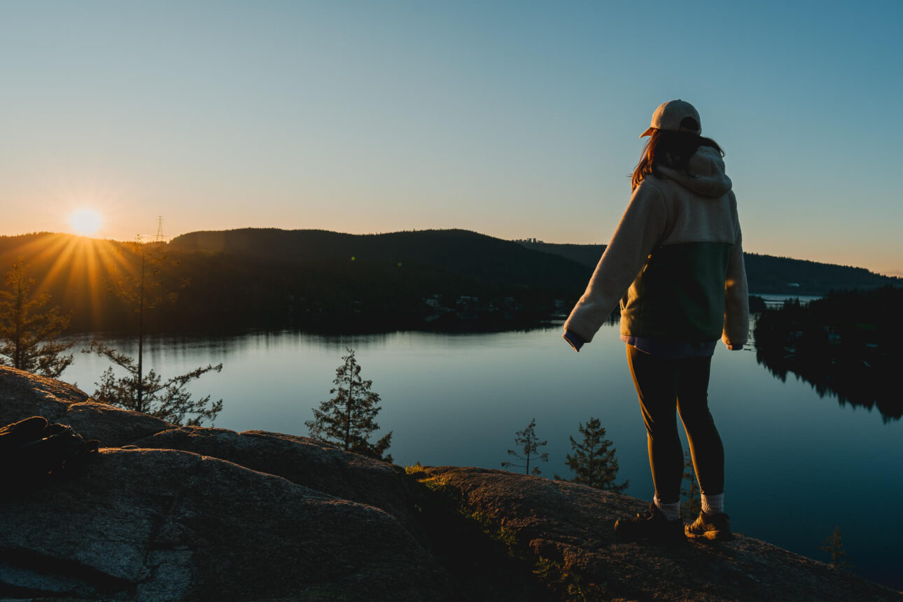 How to Catch the Sunrise From Quarry Rock in Deep Cove - Vancouver ...
